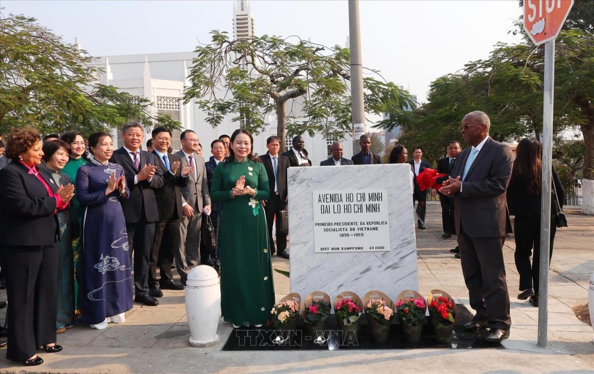 Phó Chủ tịch nước Võ Thị Ánh Xuân dự Lễ khai trương biển tên Đại lộ Hồ ...