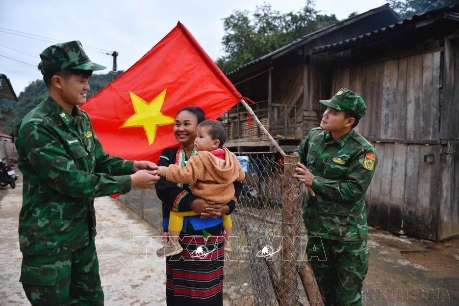 Tô thắm hình ảnh “Bộ đội Cụ Hồ” trong lòng nhân dân