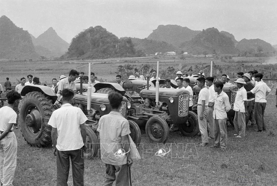 75 năm quan hệ ngoại giao Việt Nam – Trung Quốc (18/1/1950 – 18/1/2025): Láng giềng gần gũi, mối ...